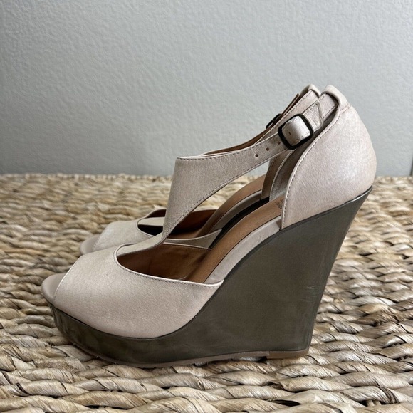 Gold | Shoes | Bc Shoes Women 85 Wedge Platform Heels Beige Gold | Poshmark